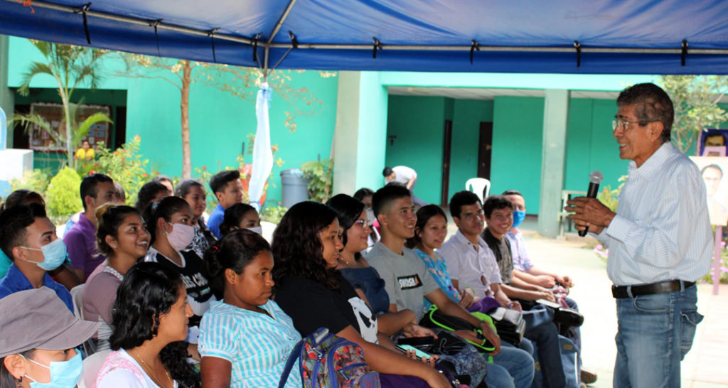 Con el lema «Aquí nos ilumina un sol que no declina» inicia la XXXIX ...