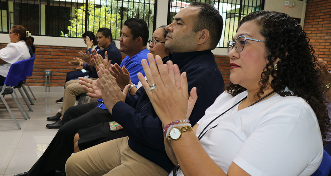 Docentes fortalecen sus capacidades en el dominio de Excel para la ...
